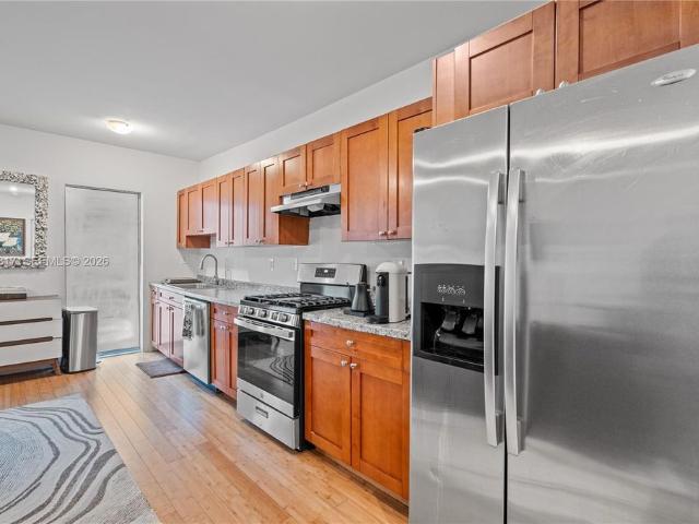 Luxury apartment complex for rent in Miami Beach, Florida