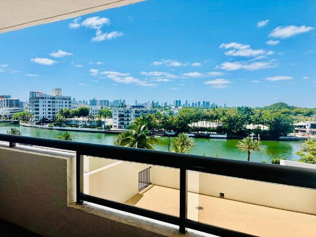 Luxury apartment complex for rent in Miami Beach, Florida