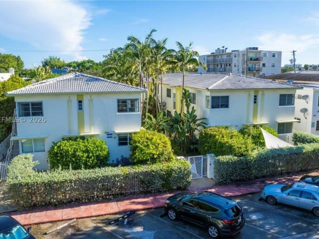 Luxury apartment complex for rent in Miami Beach, Florida