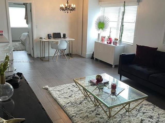 Luxury apartment complex for rent in Miami Beach, Florida