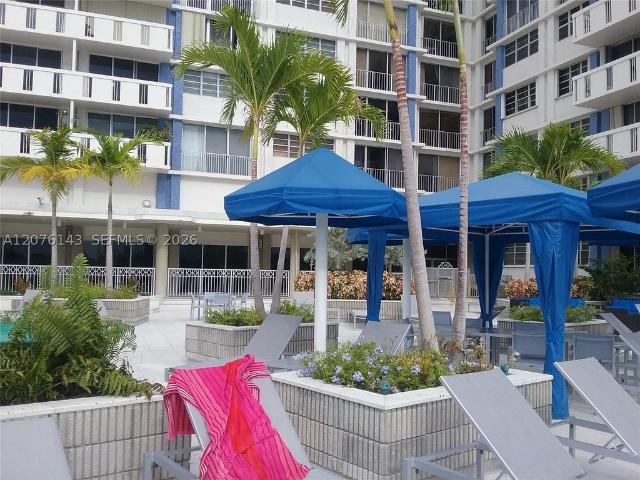 Luxury apartment complex for rent in Miami Beach, Florida