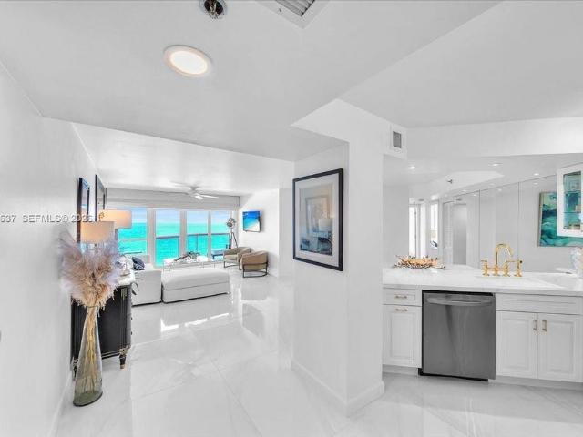 Luxury apartment complex for rent in Miami Beach, Florida