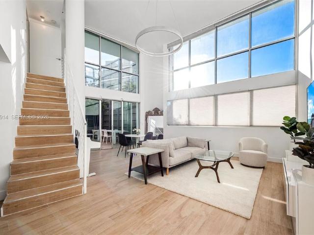 Luxury apartment complex for rent in Miami Beach, Florida