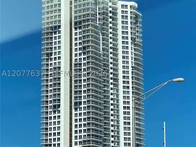 Luxury apartment complex for rent in Miami Beach, Florida