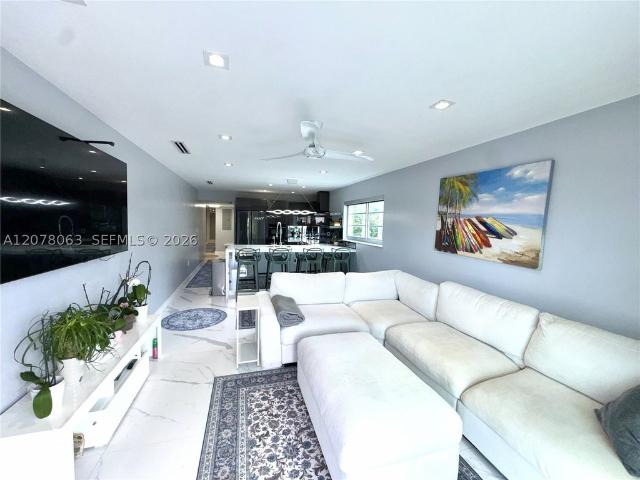 Luxury apartment complex for rent in Miami Beach, Florida