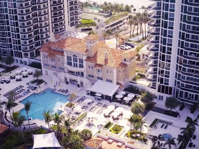 Luxury apartment complex for rent in Miami Beach, Florida