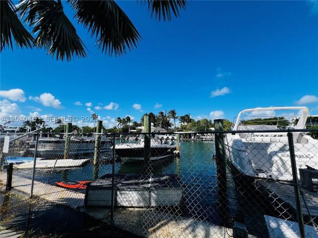 Luxury apartment complex for rent in Miami Beach, Florida