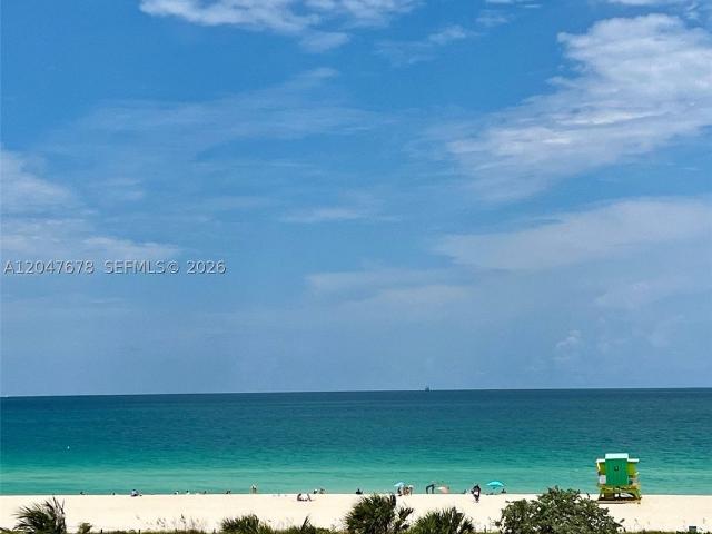Luxury apartment complex for rent in Miami Beach, Florida