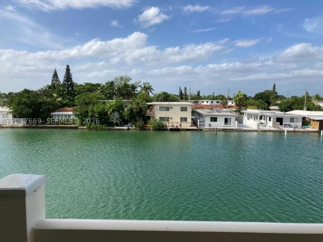 Luxury apartment complex for rent in Miami Beach, Florida