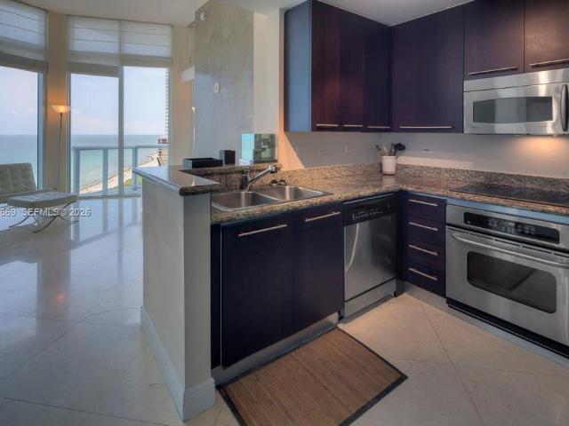 Luxury apartment complex for rent in Miami Beach, Florida
