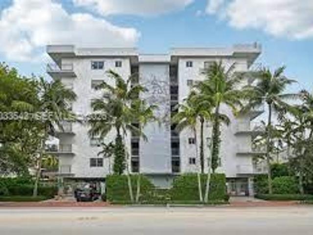 Luxury apartment complex for rent in Miami Beach, Florida