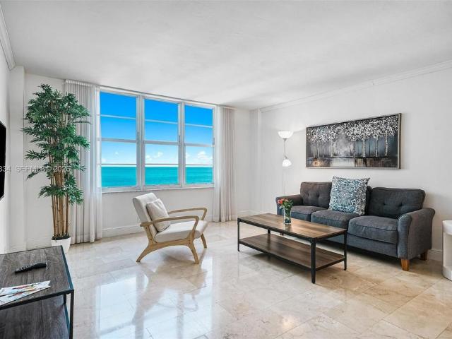 Luxury apartment complex for rent in Miami Beach, Florida