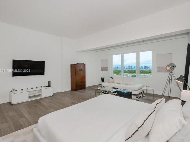 Luxury apartment complex for rent in Miami Beach, Florida