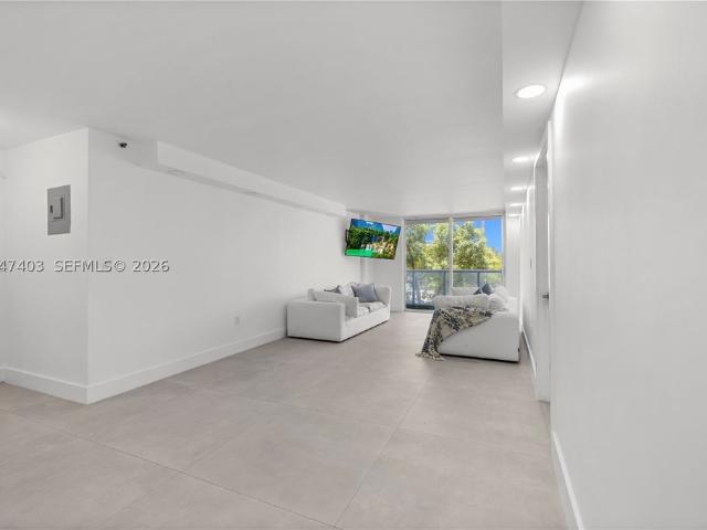 Luxury apartment complex for rent in Miami Beach, Florida