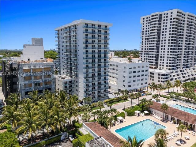 Luxury apartment complex for rent in Miami Beach, Florida