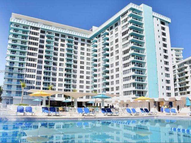 Luxury apartment complex for rent in Miami Beach, Florida
