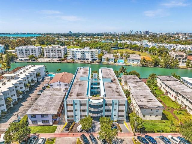 Luxury apartment complex for rent in Miami Beach, Florida