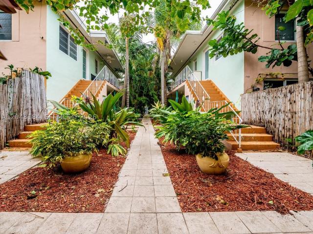 Luxury apartment complex for rent in Miami Beach, Florida