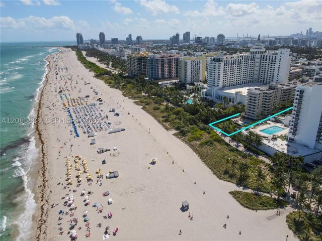 Luxury apartment complex for rent in Miami Beach, Florida