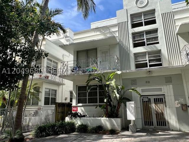 Luxury apartment complex for rent in Miami Beach, Florida