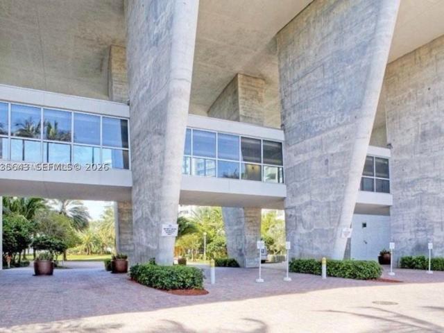 Luxury apartment complex for rent in Miami Beach, Florida