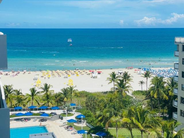 Luxury apartment complex for rent in Miami Beach, Florida