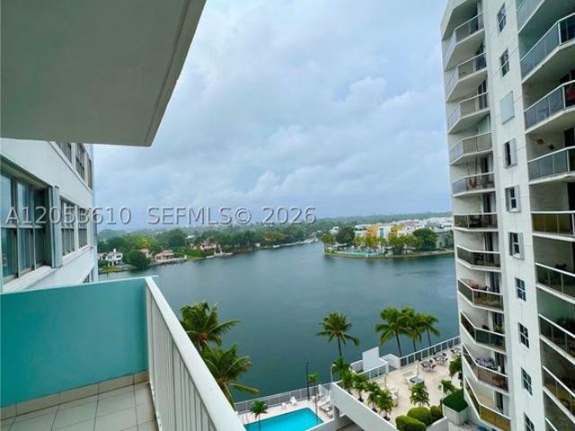 Luxury apartment complex for rent in Miami Beach, Florida