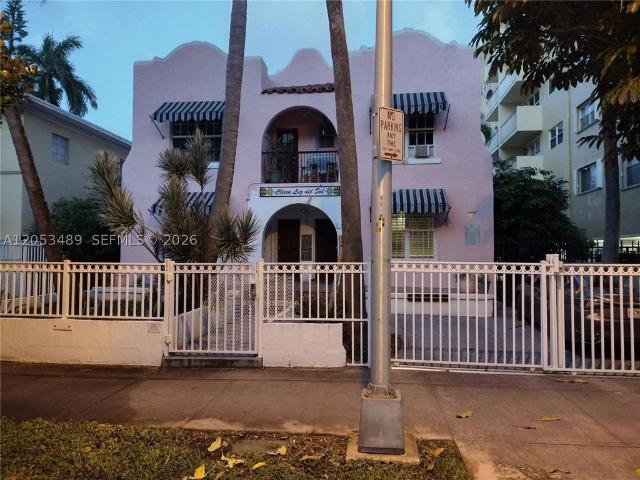 Luxury apartment complex for rent in Miami Beach, United States