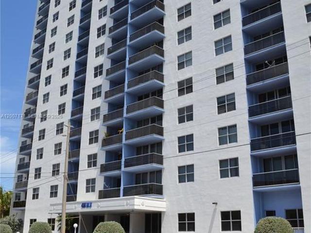 Luxury apartment complex for rent in Miami Beach, United States