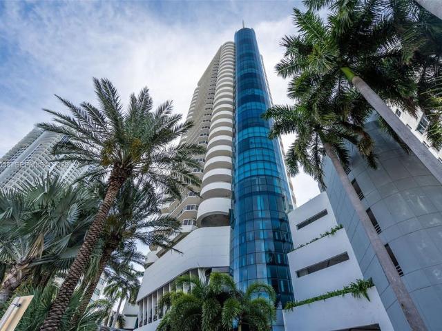 Luxury apartment complex for rent in Miami Beach, United States