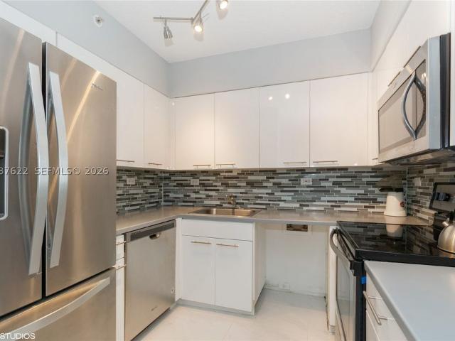 Luxury apartment complex for rent in Miami Beach, United States