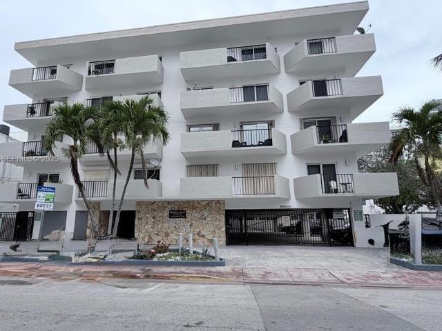 Luxury apartment complex for rent in Miami Beach, United States