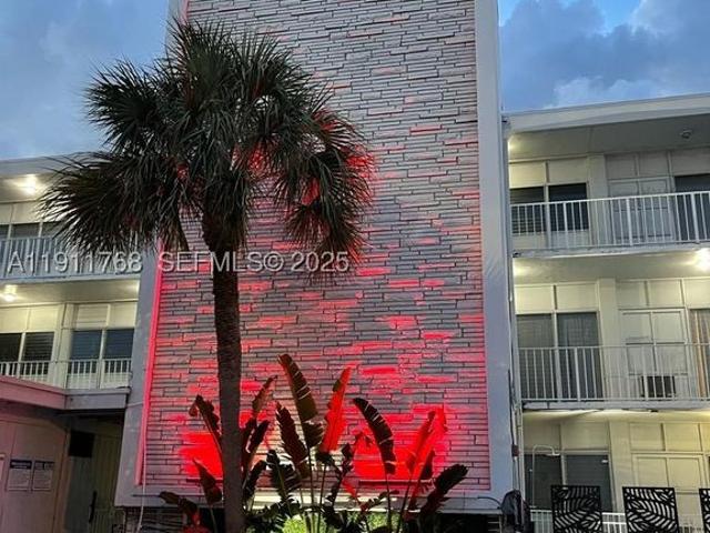 Luxury apartment complex for rent in Miami Beach, United States