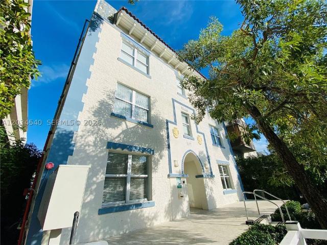 Luxury apartment complex for rent in Miami Beach, United States