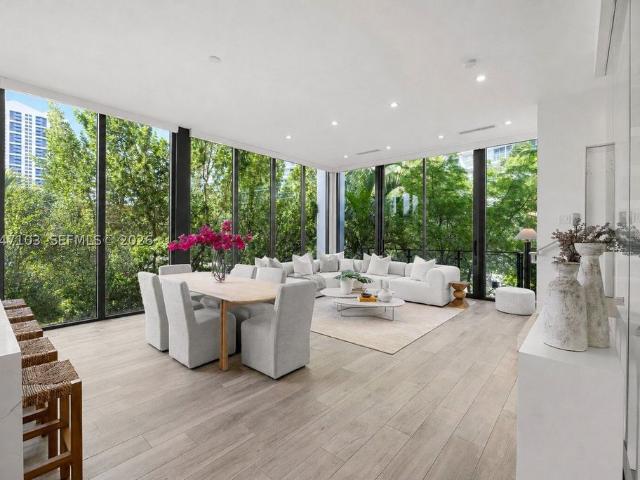 Luxury apartment complex for rent in Miami Beach, United States