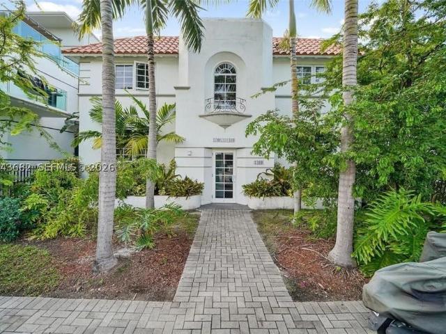 Luxury apartment complex for rent in Miami Beach, United States