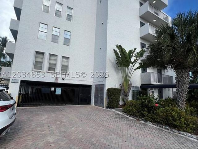 Luxury apartment complex for rent in Miami Beach, United States
