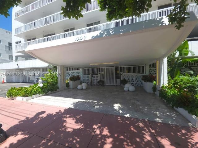 Luxury apartment complex for rent in Miami Beach, United States