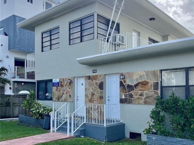Luxury apartment complex for rent in Miami Beach, United States