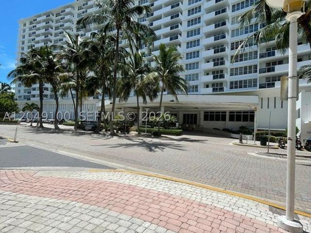 Luxury apartment complex for rent in Miami Beach, United States