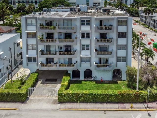 Luxury apartment complex for rent in Miami Beach, United States