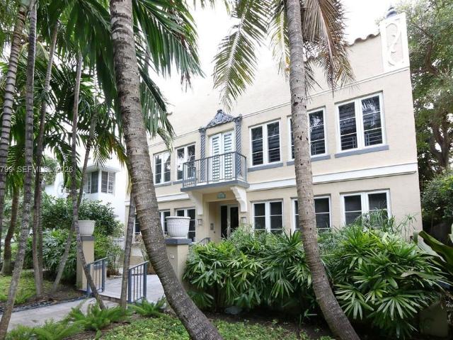 Luxury apartment complex for rent in Miami Beach, United States