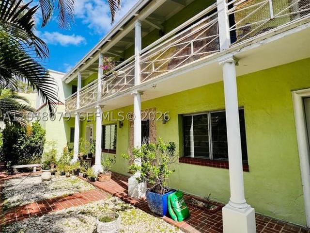 Luxury apartment complex for rent in Miami Beach, United States