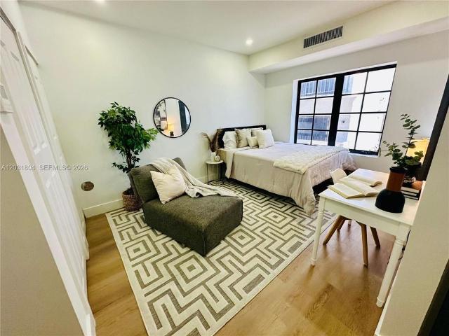 Luxury apartment complex for rent in Miami Beach, United States