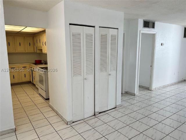 Luxury apartment complex for rent in Miami Beach, United States