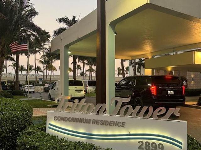 Luxury apartment complex for rent in Miami Beach, United States