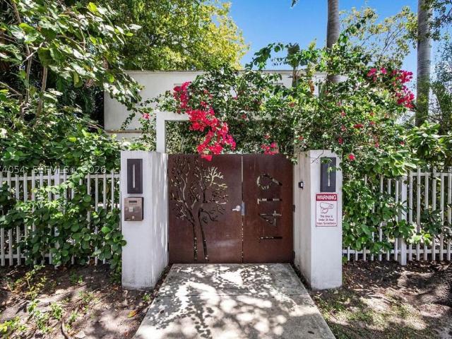 Luxury apartment complex for rent in Miami Beach, United States
