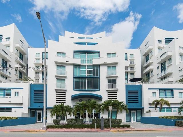 Luxury apartment complex for rent in Miami Beach, United States