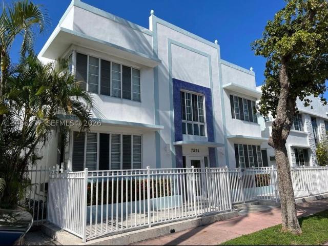 Luxury apartment complex for rent in Miami Beach, United States