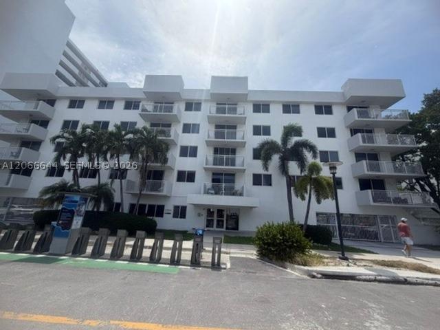 Luxury apartment complex for rent in Miami Beach, United States
